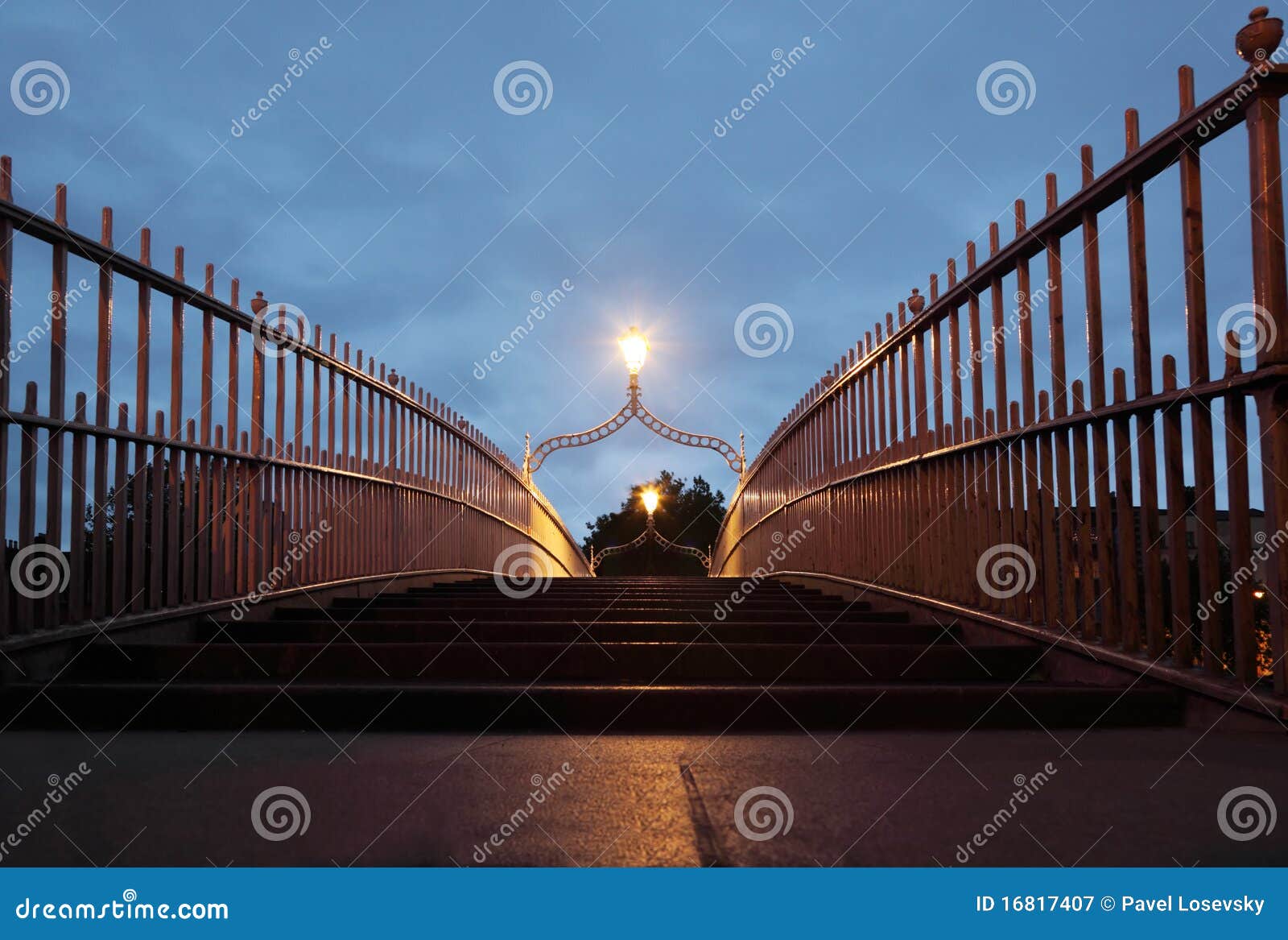 Ha penny Bridge at night. stock image. Image of fear - 16817407