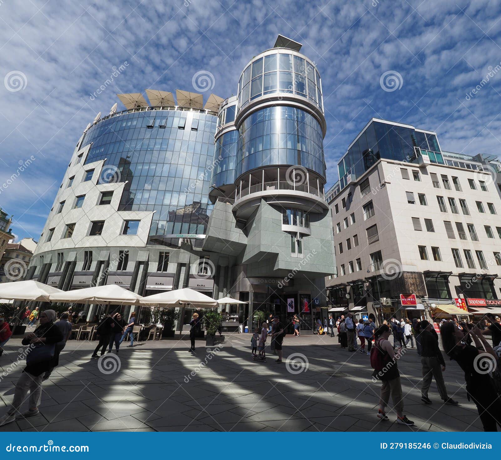Haas Haus in Vienna editorial photo. Image of wien, architecture ...