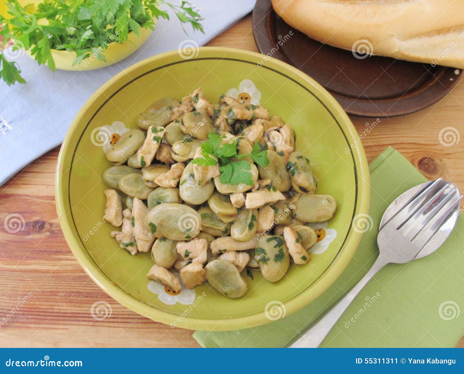 Habas de Lima con el pollo imagen de archivo. Imagen de receta - 55311311