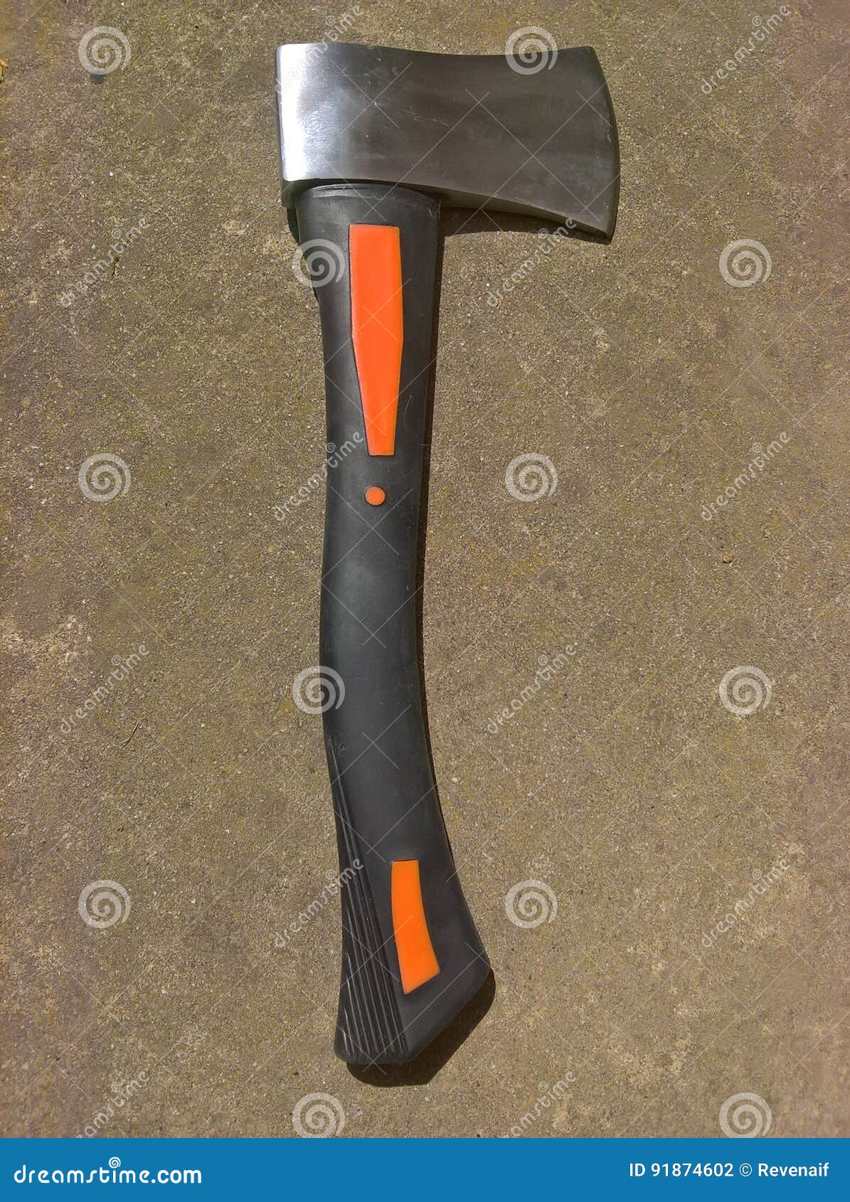Hacha moderna foto de archivo. Imagen de impacto, ayuda - 91874602