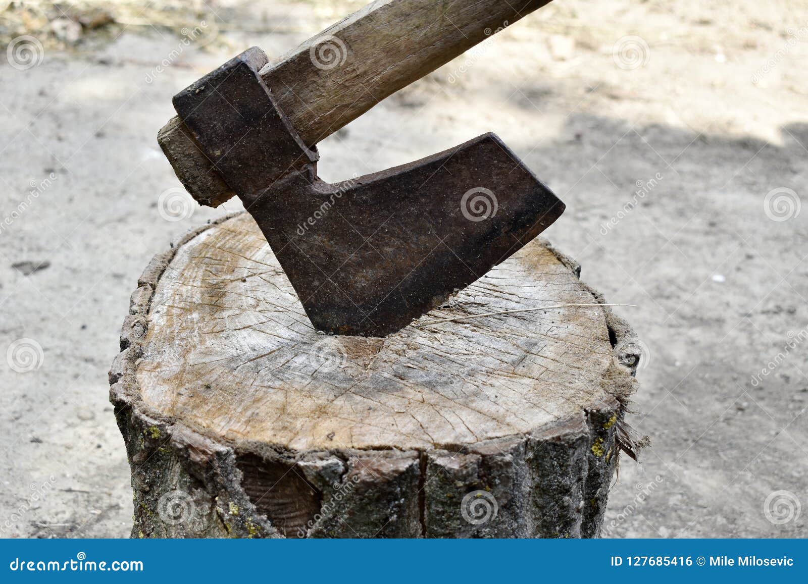 Hache Photos Stock - Téléchargez 125,690 Photos libres de droits