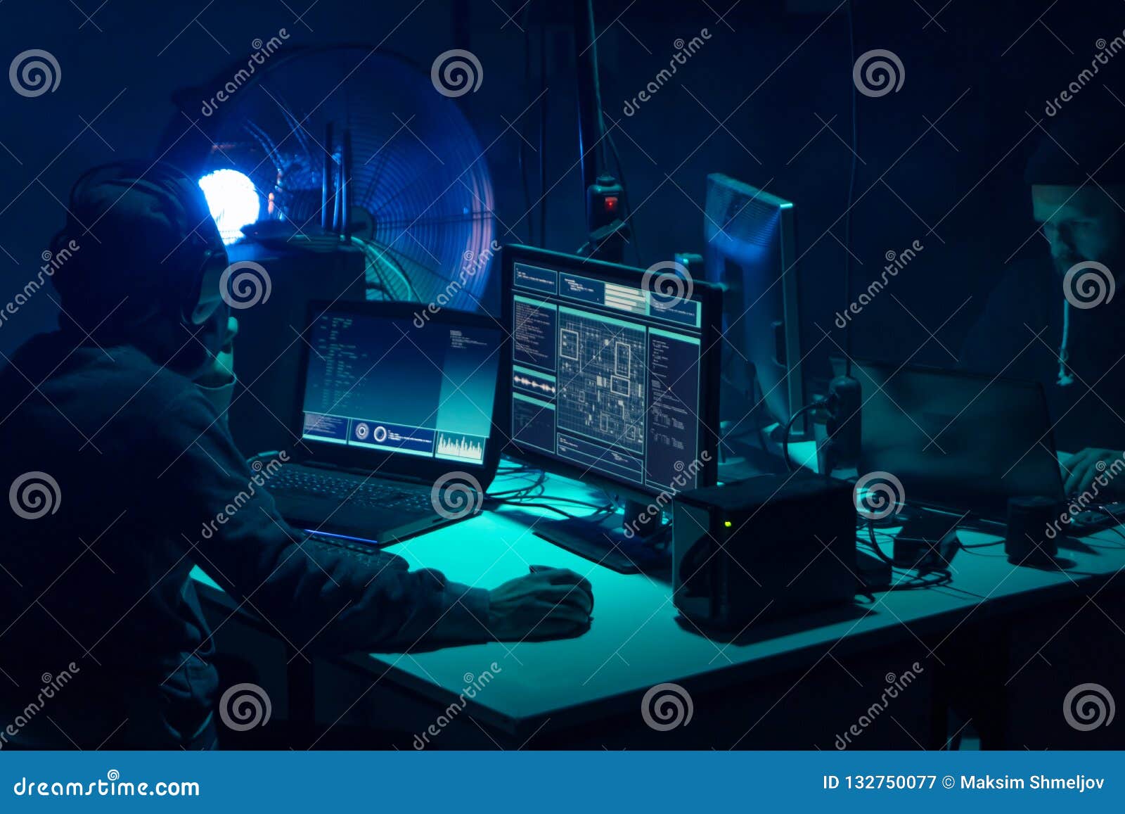 Hackers Breaking Server Using Multiple Computers and Infected Virus ...