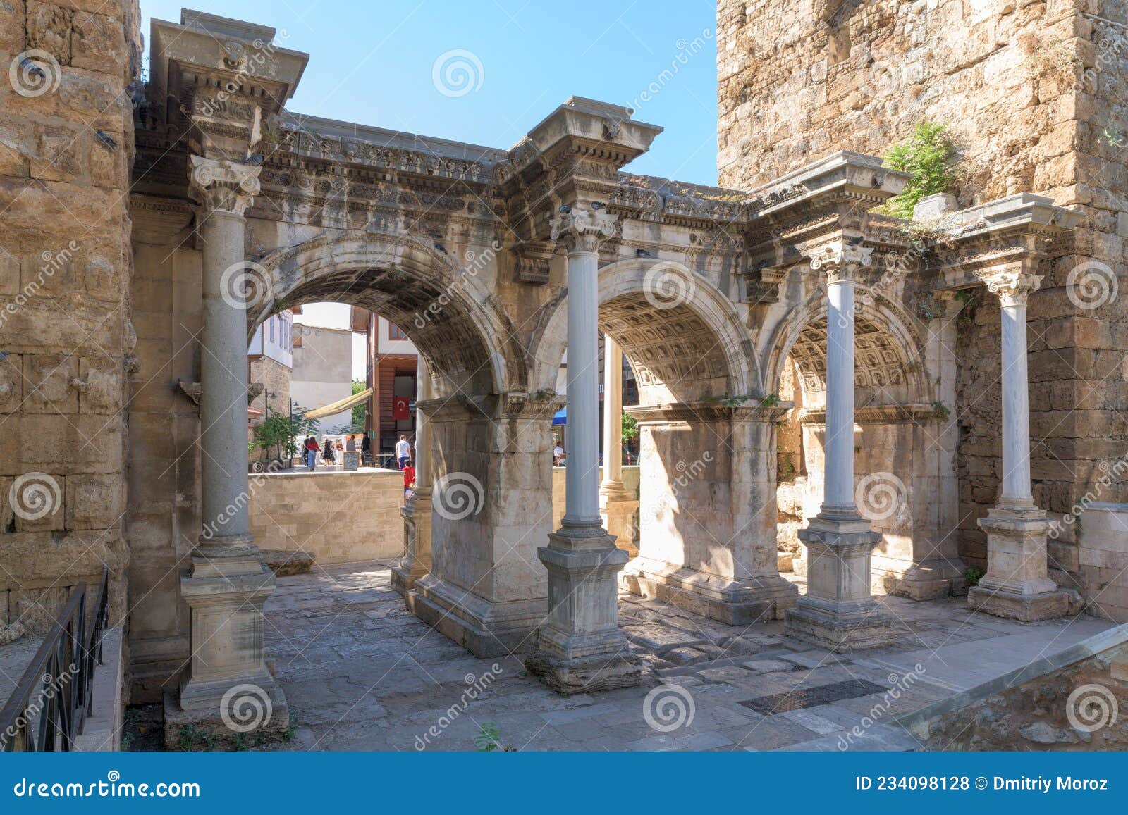 Hadrian Gate of Old Town Antalya Editorial Stock Photo - Image of ...