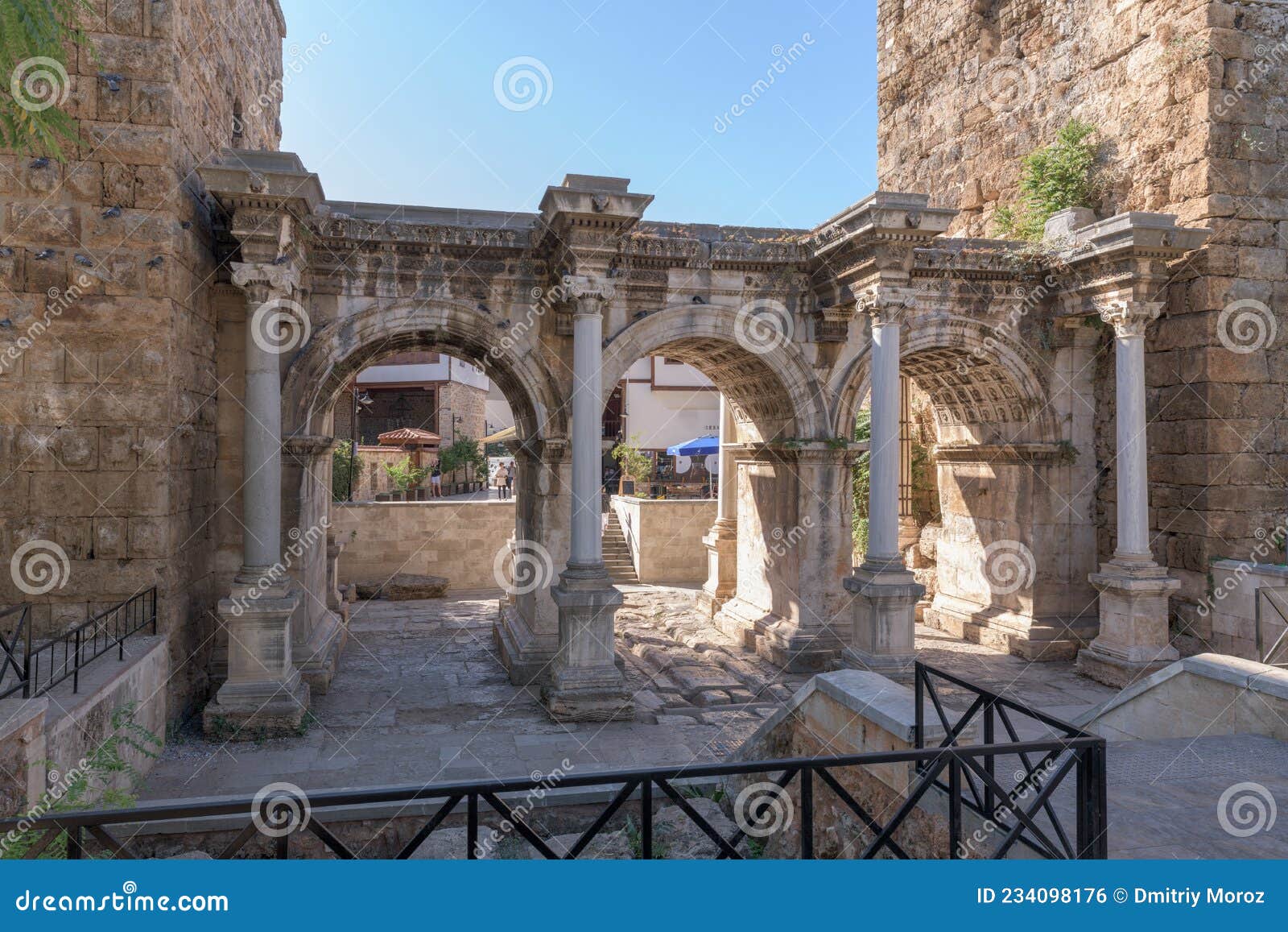 Hadrian Gate of Old Town Antalya Editorial Photo - Image of historic ...