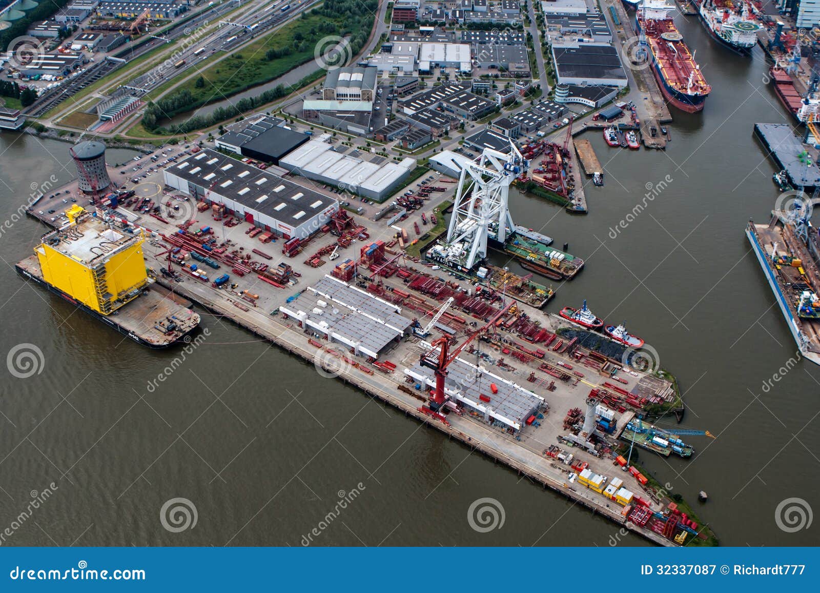 Hafen von Rotterdam redaktionelles stockfotografie. Bild von kanal ...