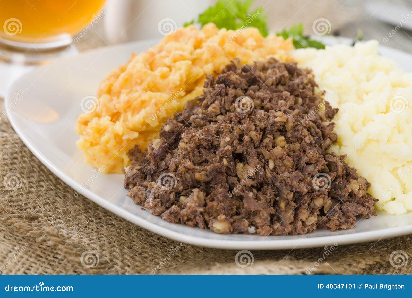 Haggis、Neeps & Tatties 库存图片. 图片 包括有 苏格兰, 烧伤, 羊羔, 饲料, 牌照 - 40547101