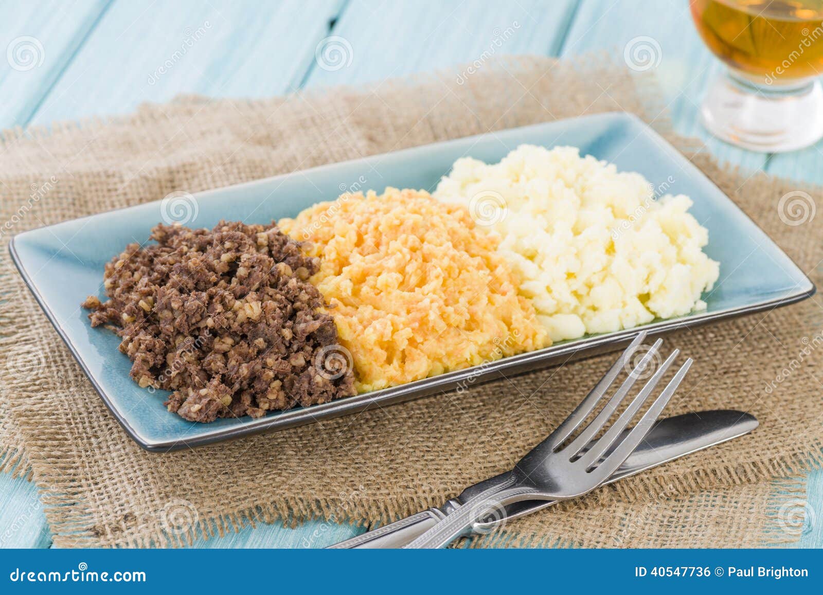 Haggis, Neeps y Tatties foto de archivo. Imagen de picadito - 40547736