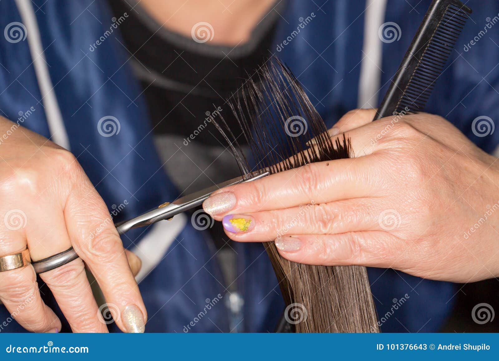 Haircut at the Beauty Salon Stock Image - Image of adult, hairstylist ...