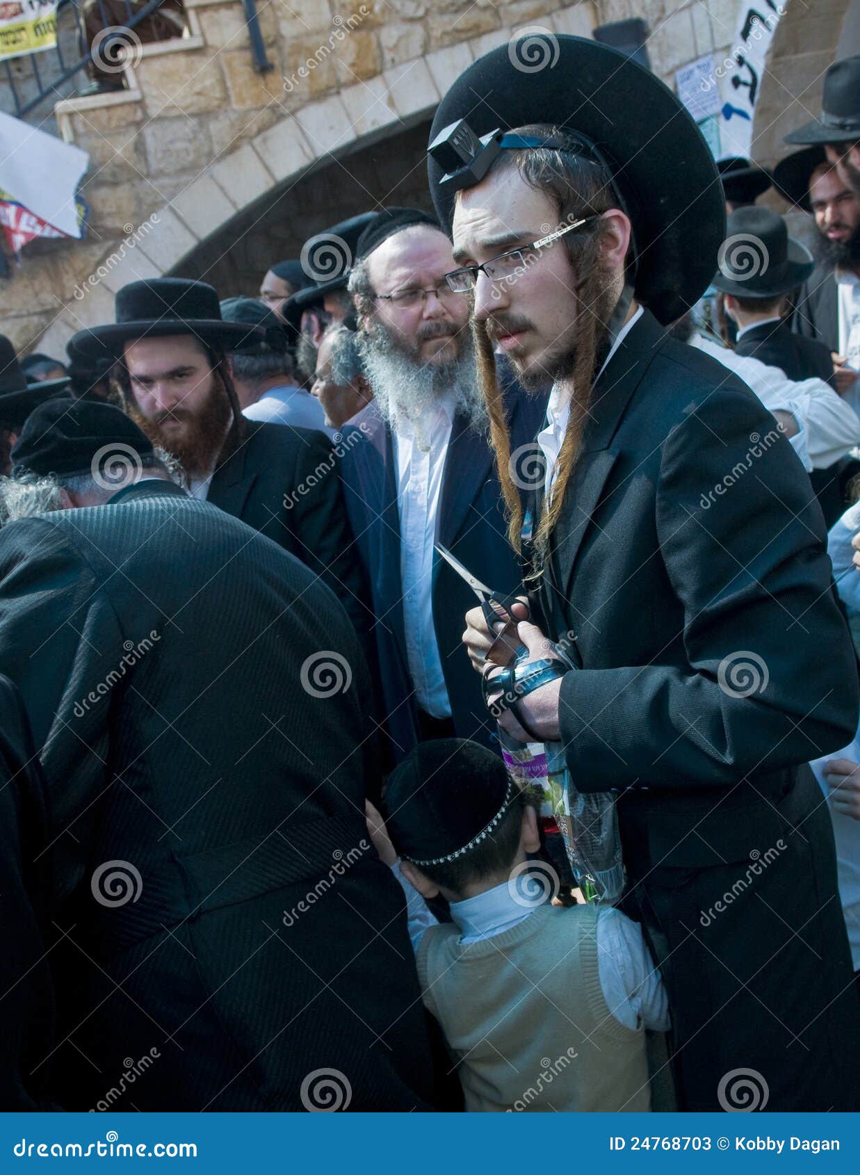 Halake editorial stock photo. Image of hillula, haircut - 24768703