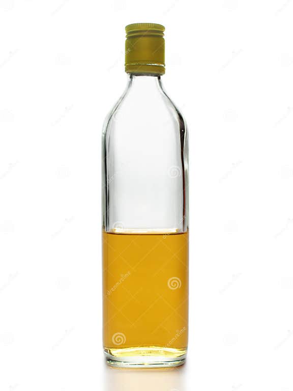 Halbe Flasche Whisky stockbild. Bild von gemischt, luxuriös - 1872981