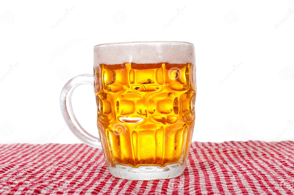 Halbes Liter Bier stockfoto. Bild von nahaufnahme, grün - 30473930