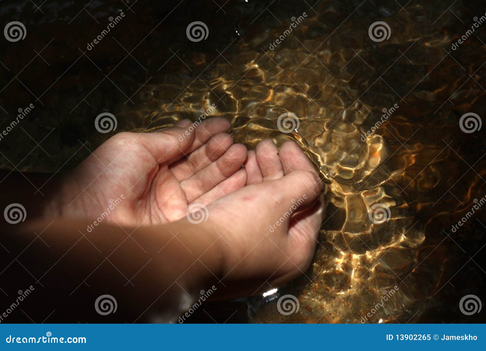 Halend Water Voor Het Leven Stock Afbeelding - Image of conflict ...