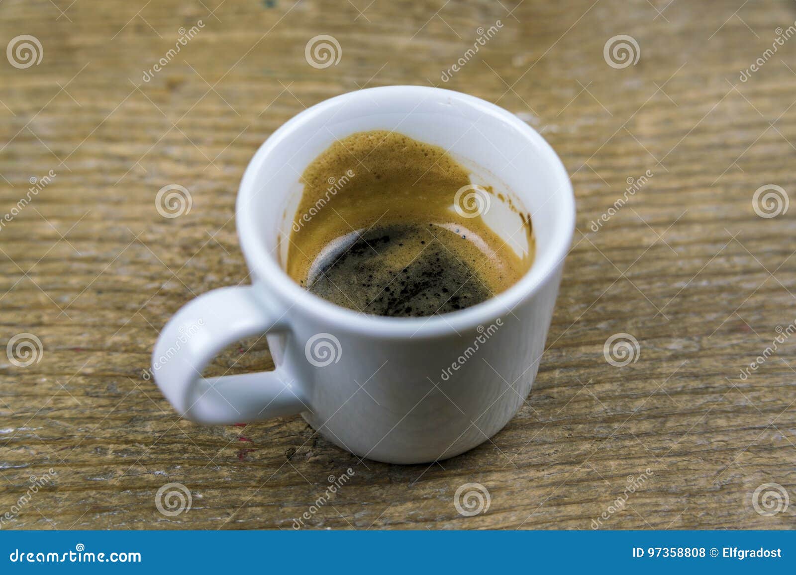 Half Dronken Kop Van Sterke Espresso Stock Foto - Image of ceramisch ...