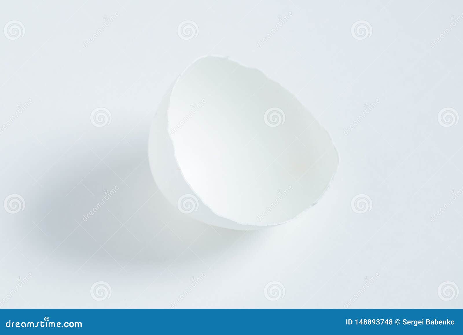 Half Egg Shell Stock Images - Download 4,774 Royalty Free Photos
