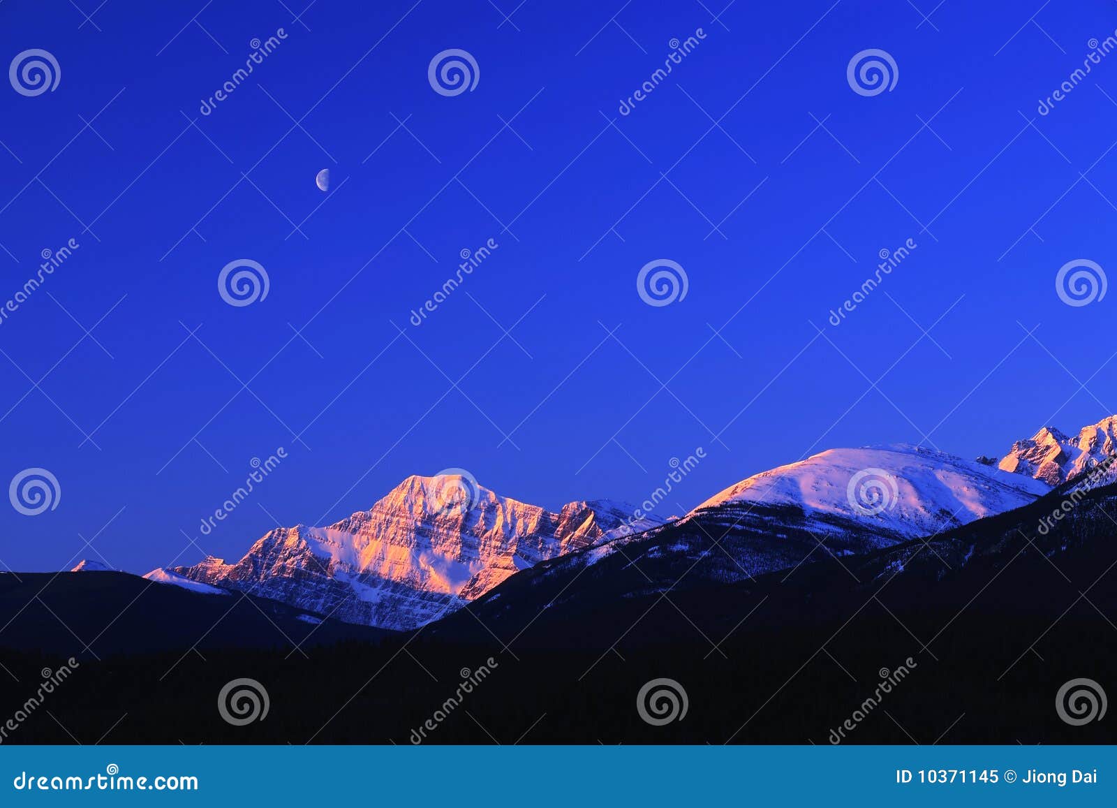 Half Moon by the Snow Mountain Stock Image - Image of canada, snow ...