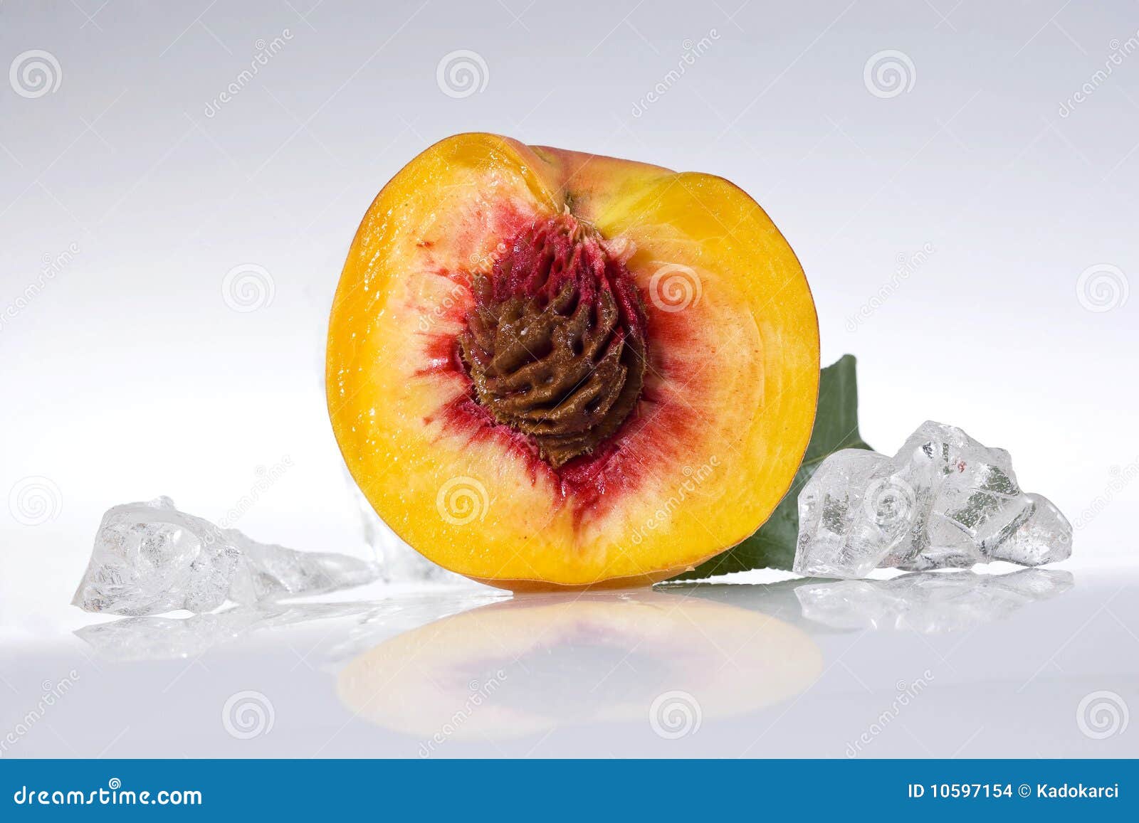 Half A Peach Royalty-Free Stock Photography | CartoonDealer.com #26001329
