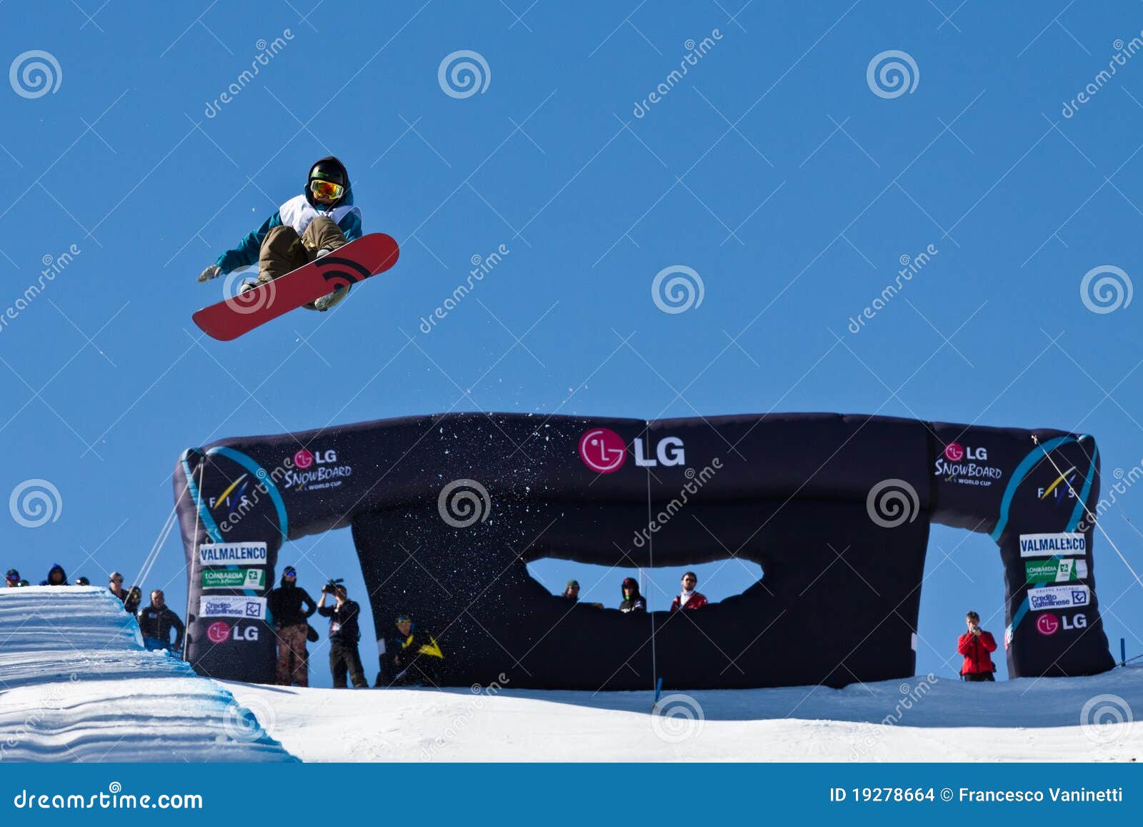 Half Pipe snowboard editorial stock image. Image of competitive - 19278664