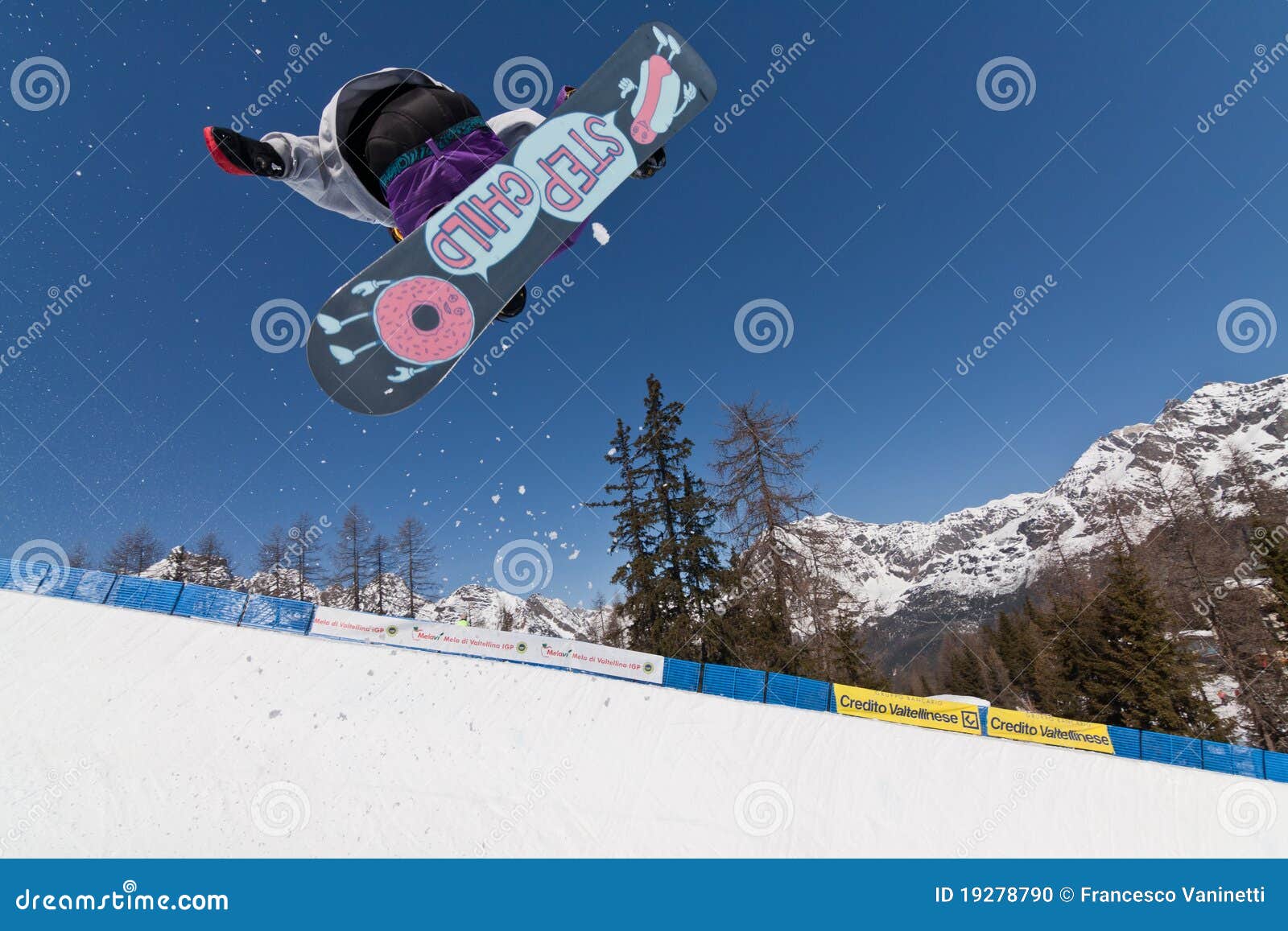 Half Pipe snowboard editorial image. Image of cold, flight - 19278790