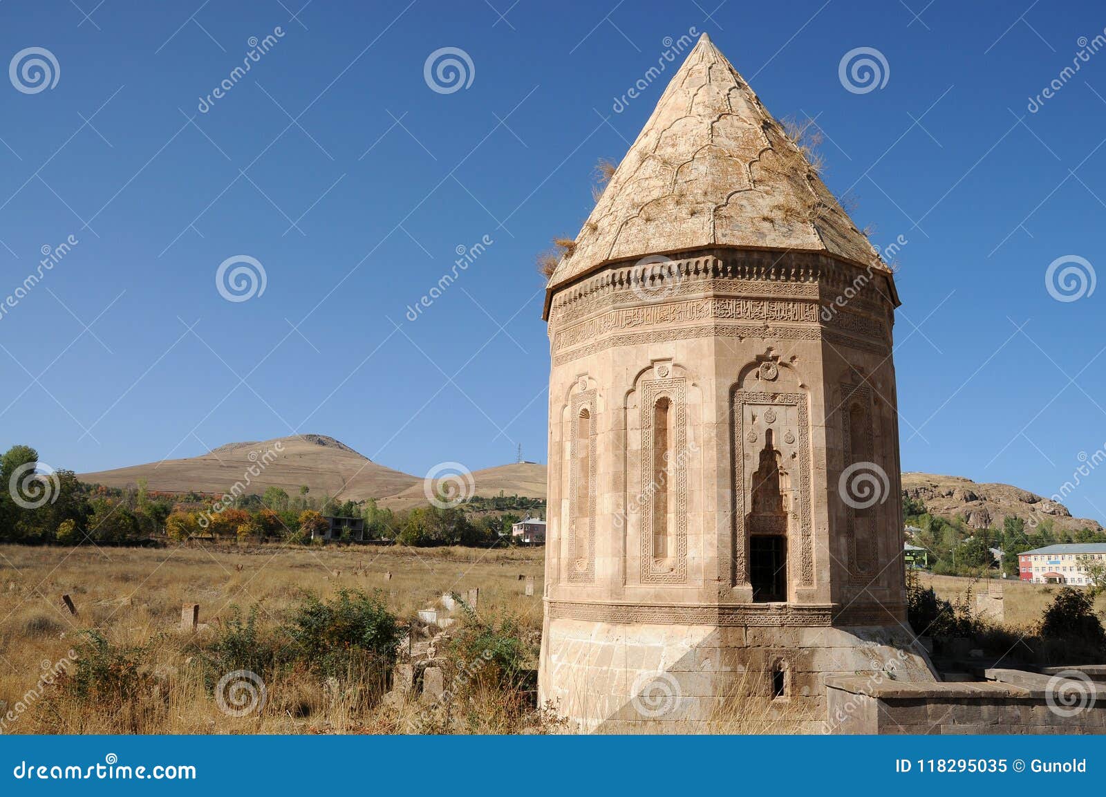 Halime Hatun Kumbeti Gevas Van Turkey Image stock - Image du ruines ...