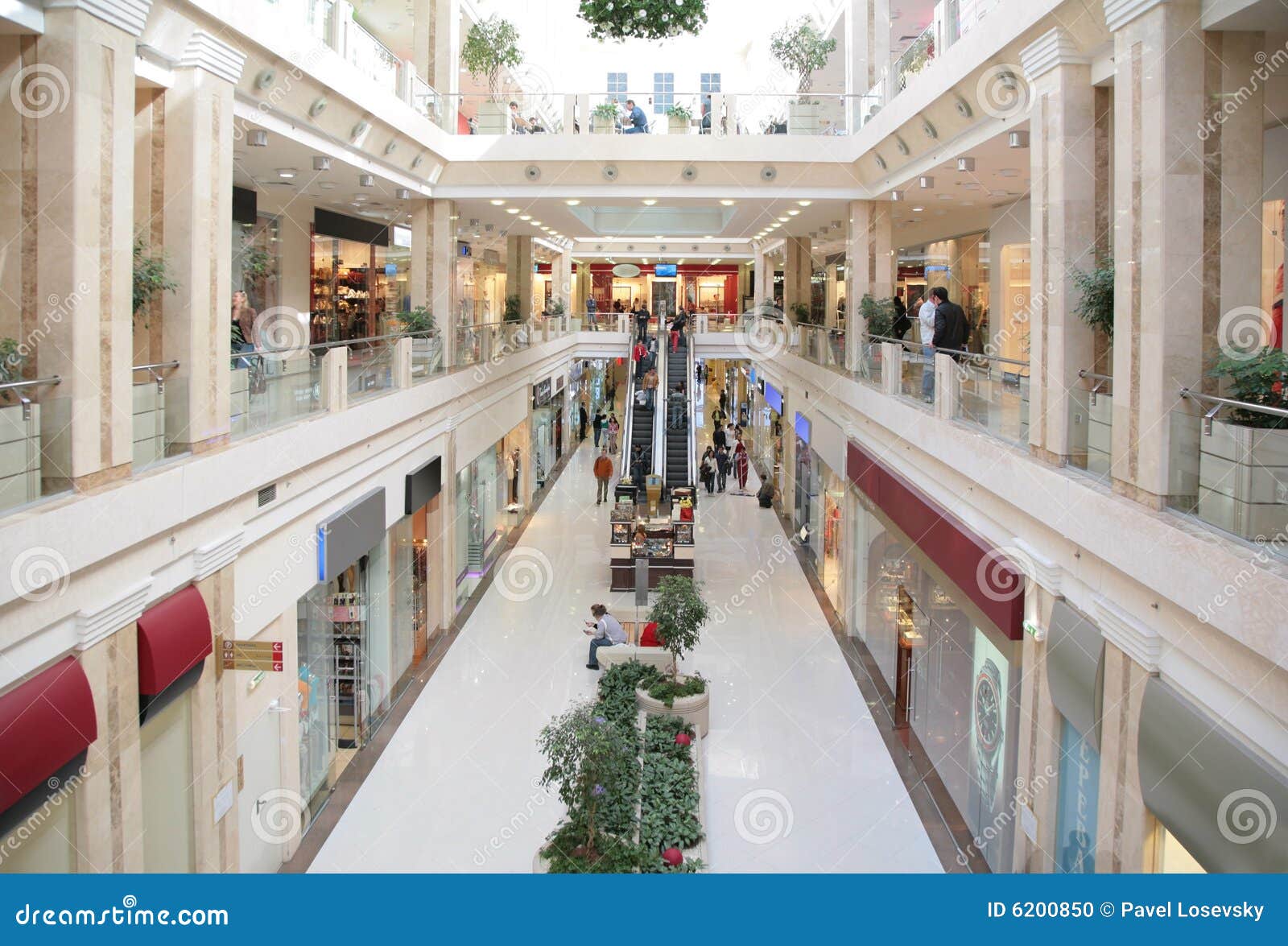 Hall au centre commercial photo stock. Image du escalator - 6200850