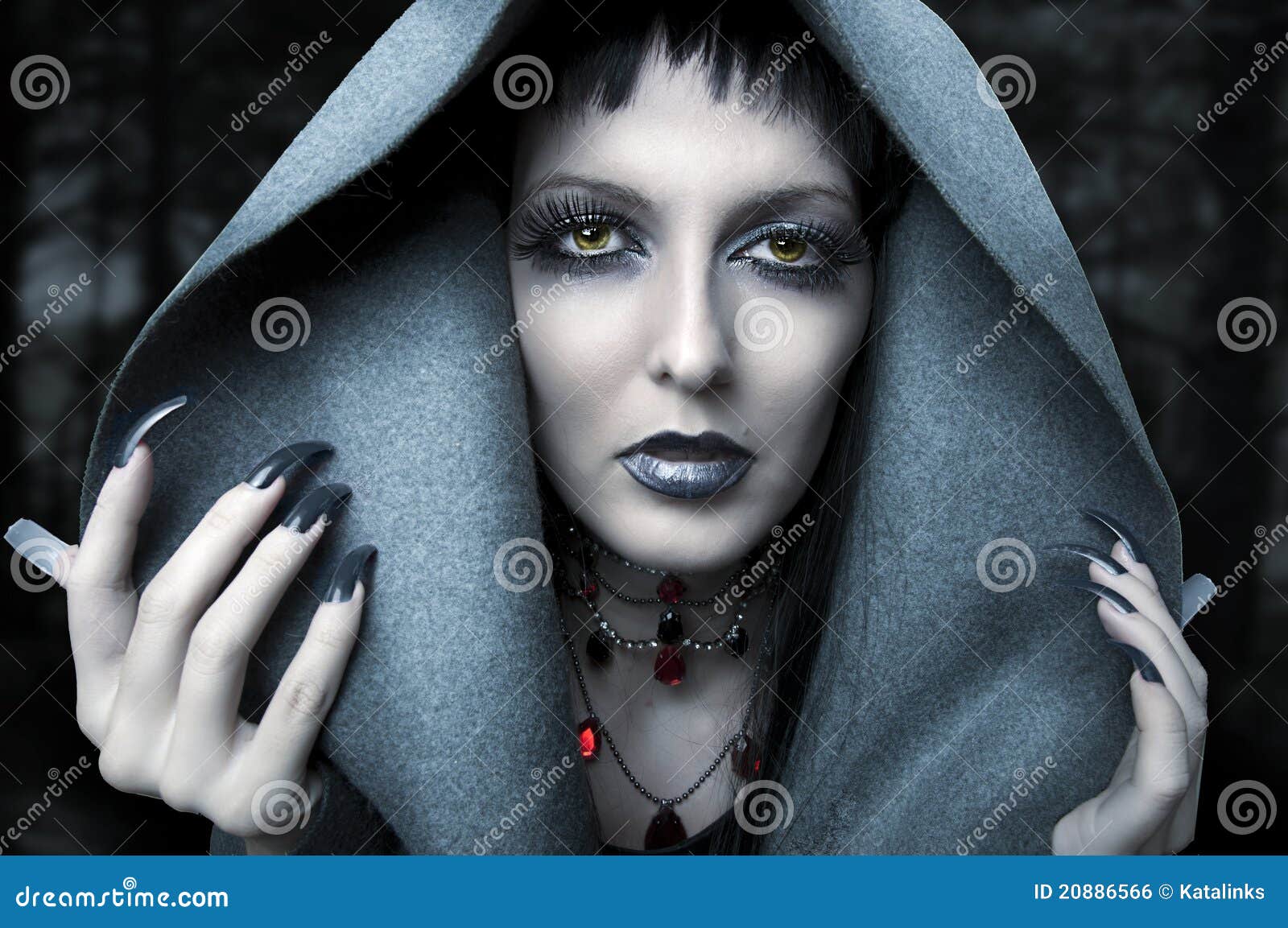 Halloween. Art Und Weiseportrait Der Hexe Stockfoto - Bild von nacht ...