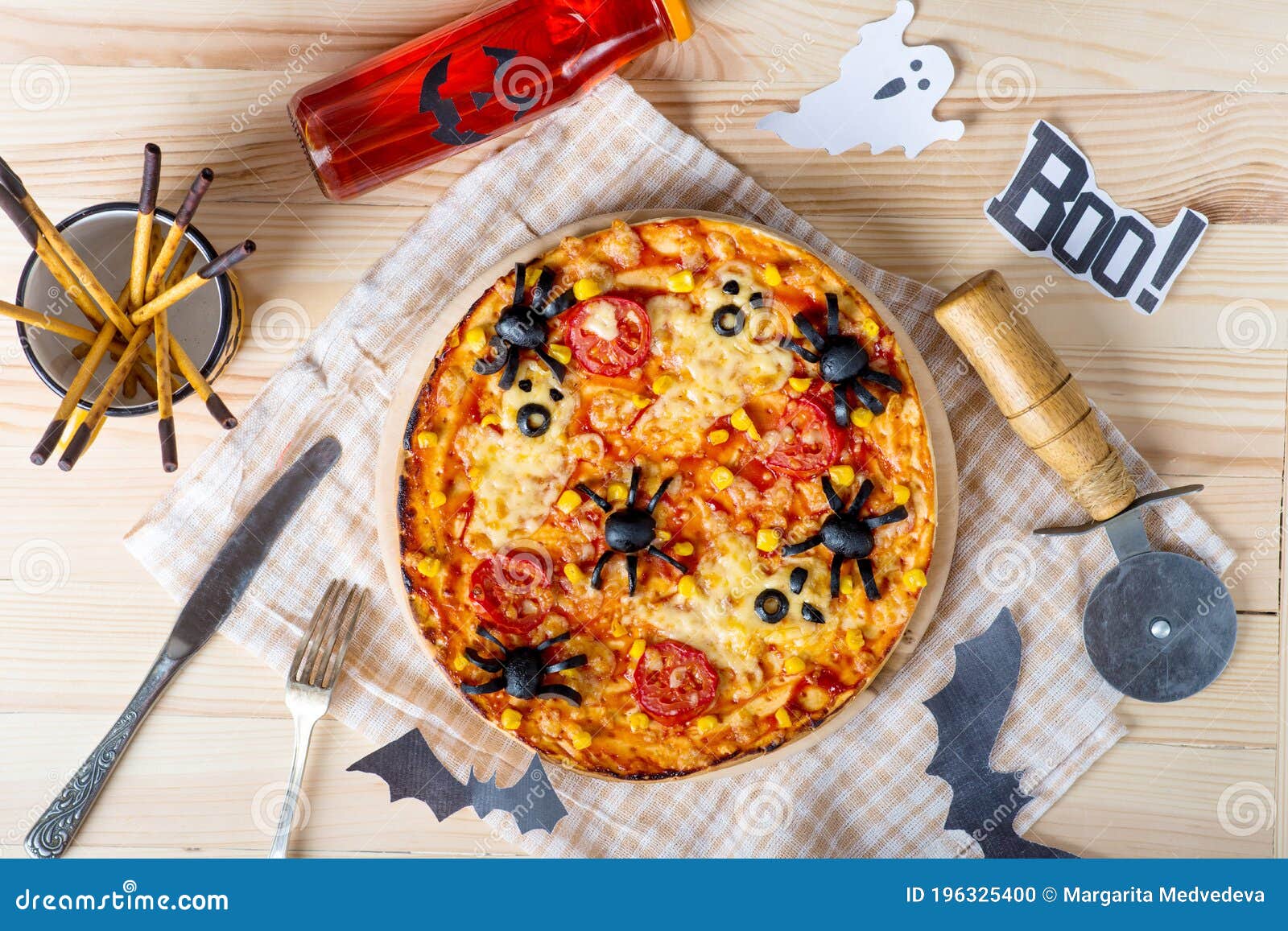 Halloween Ghost Pizza, Scary Pizza Stock Photo - Image of fast, olive ...