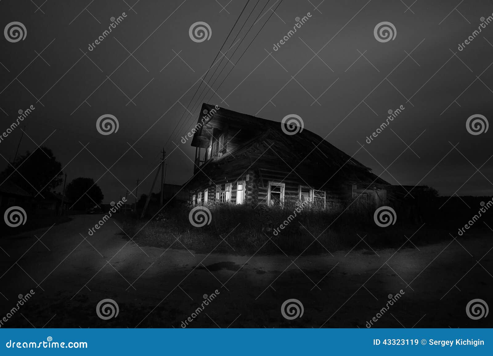 Halloween Haunted House with Ghosts Stock Image - Image of spooky ...