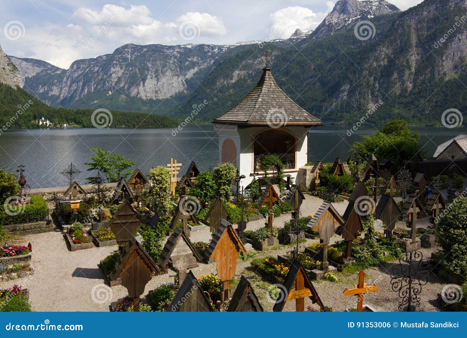 Hallstatt, Austria editorial photo. Image of house, europe - 91353006