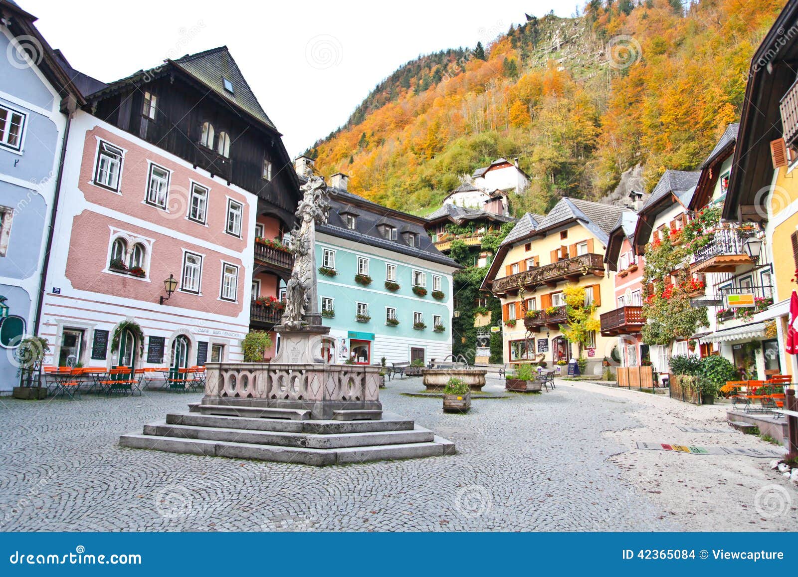 Hallstatt Town Square in Autumn Stock Photo - Image of town, nature ...