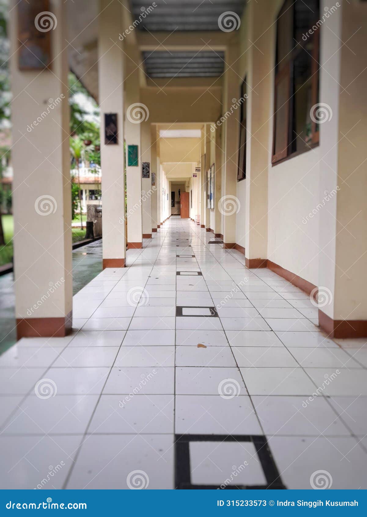 Hallway to the classroom stock image. Image of architecture - 315233573