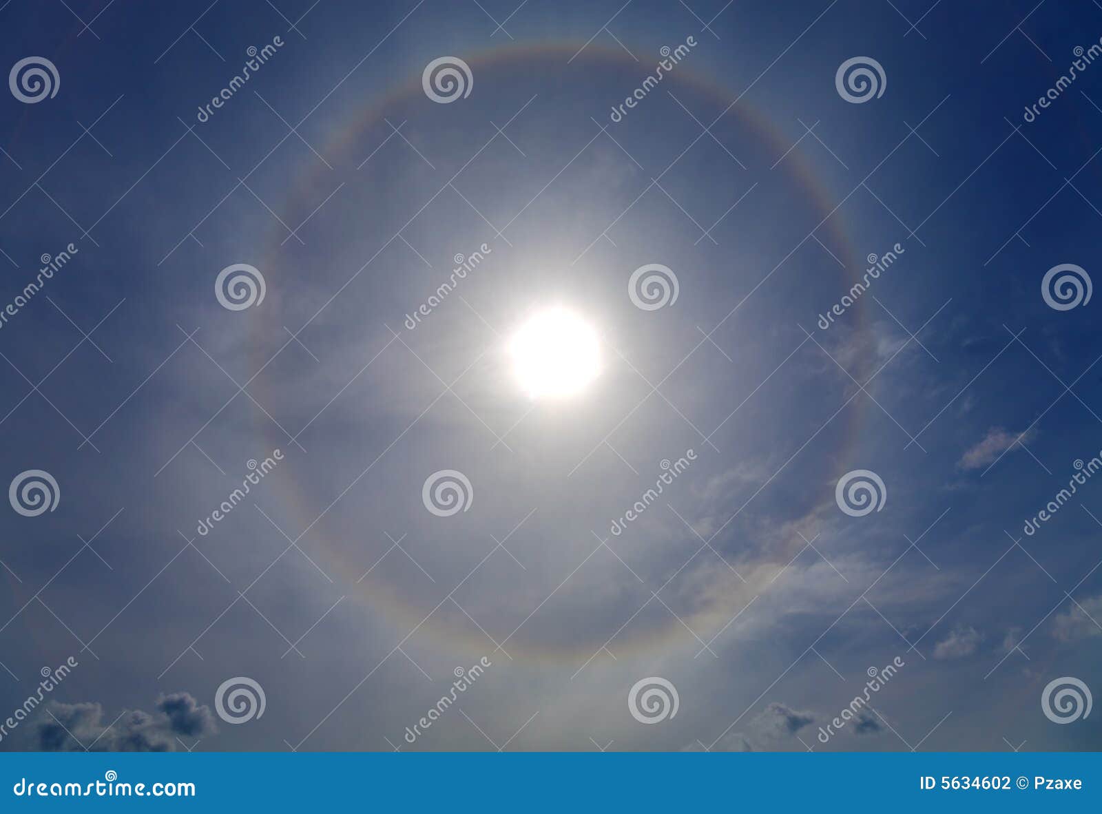 Halo ao redor do sol foto de stock. Imagem de sunlight - 5634602