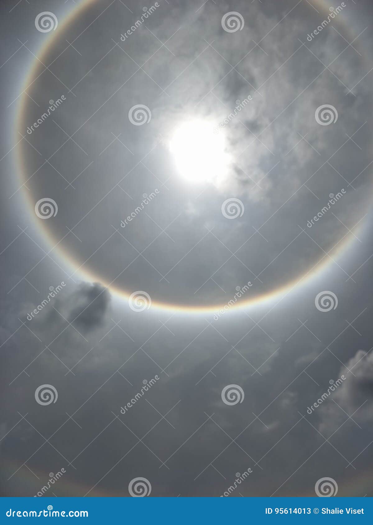 Halo De the Sun, Corona Del Sol Imagen de archivo - Imagen de ...