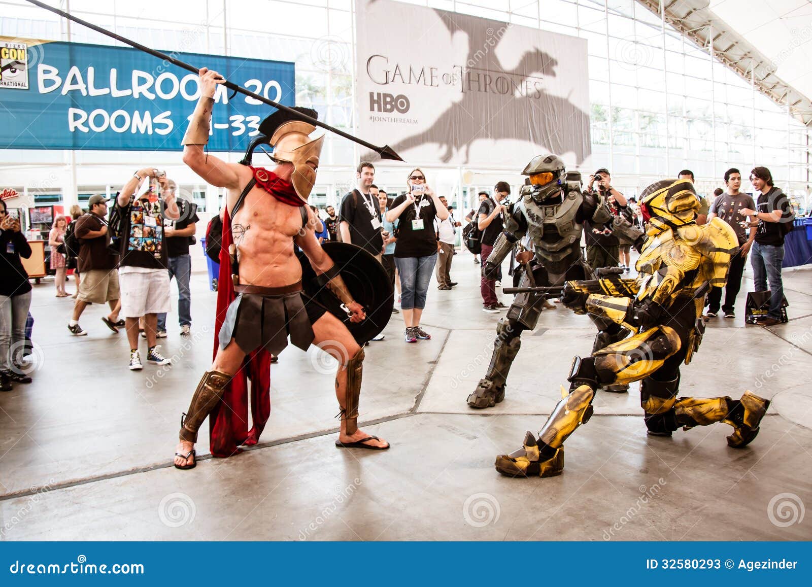 Halo vs 300 editorial stock photo. Image of book, hero - 32580293