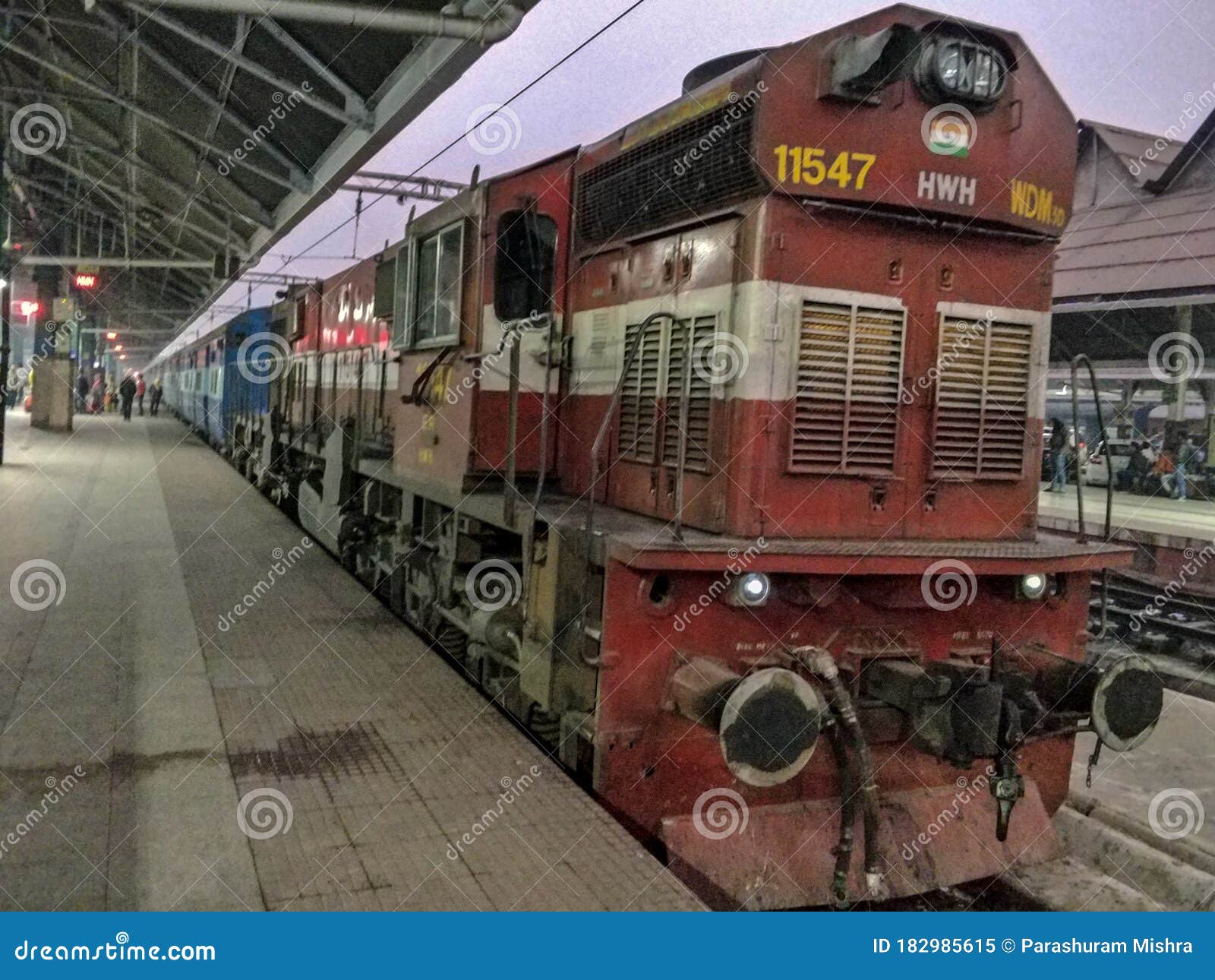 Halt Train in Railway Station Editorial Image - Image of station, train ...