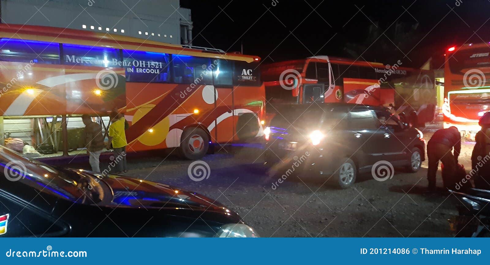 The halte of bus editorial photo. Image of vehicle, screenshot - 201214086