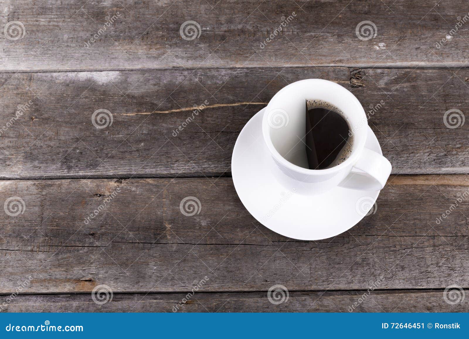 Halv Kopp Kaffe På Trätabellen Med Copysace Fotografering för ...