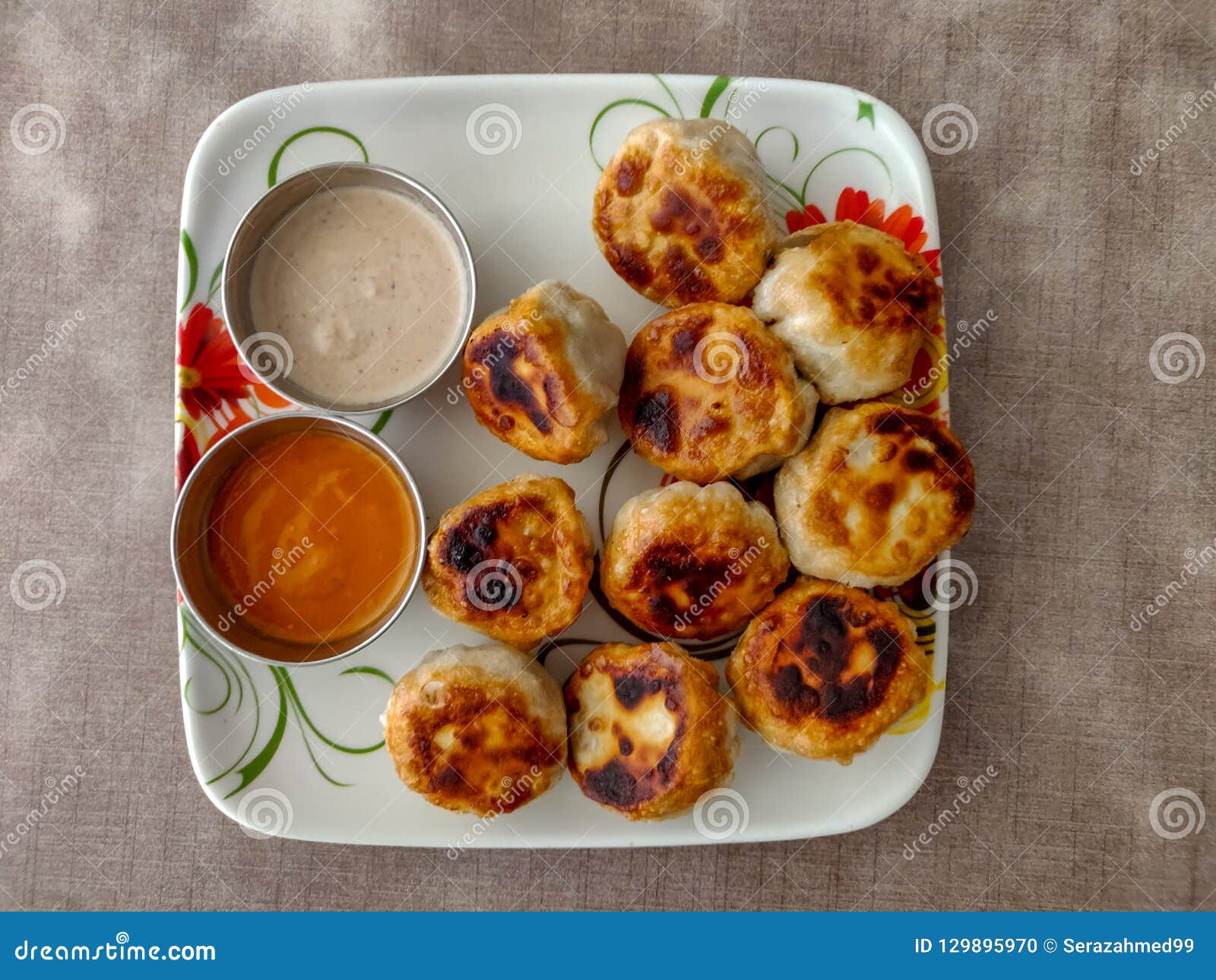 Halva Fried Kothey Buff Momo Arkivfoto - Bild av kött, kryddigt: 129895970