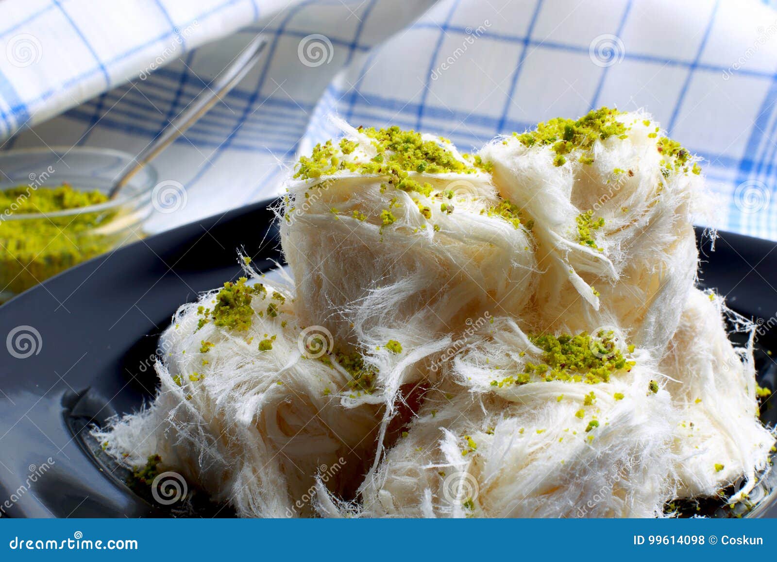 Halva turc photo stock. Image du vanille, ébullition - 99614098