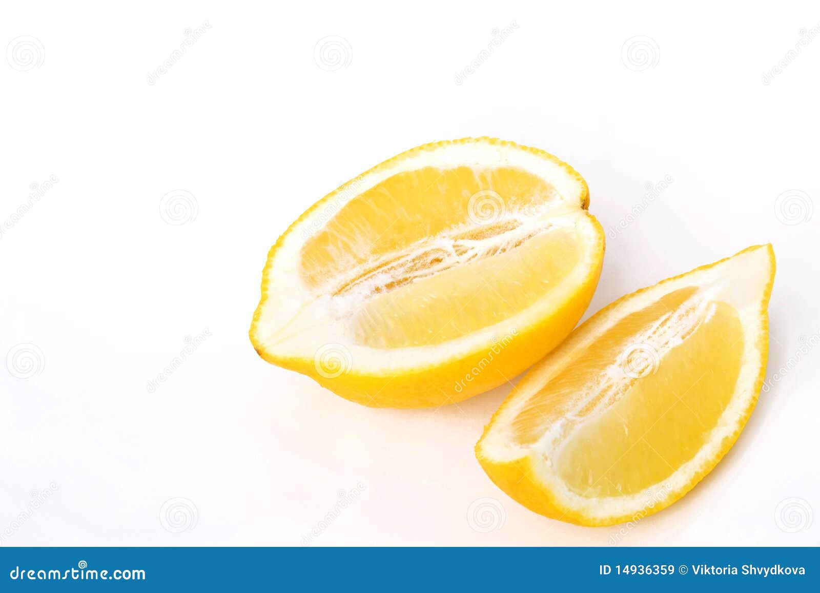 Halve citroen twee stock afbeelding. Image of koude, kleur - 14936359
