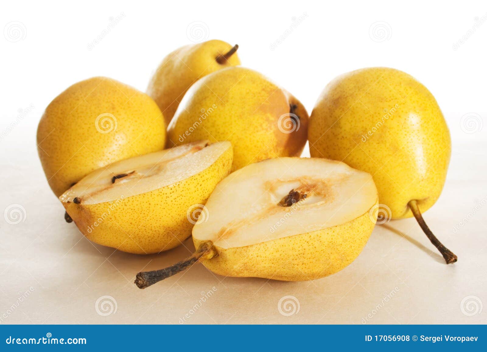 Halve Het Fruitpeer Van Het Fruit Stock Foto - Image of halveer, hoop ...