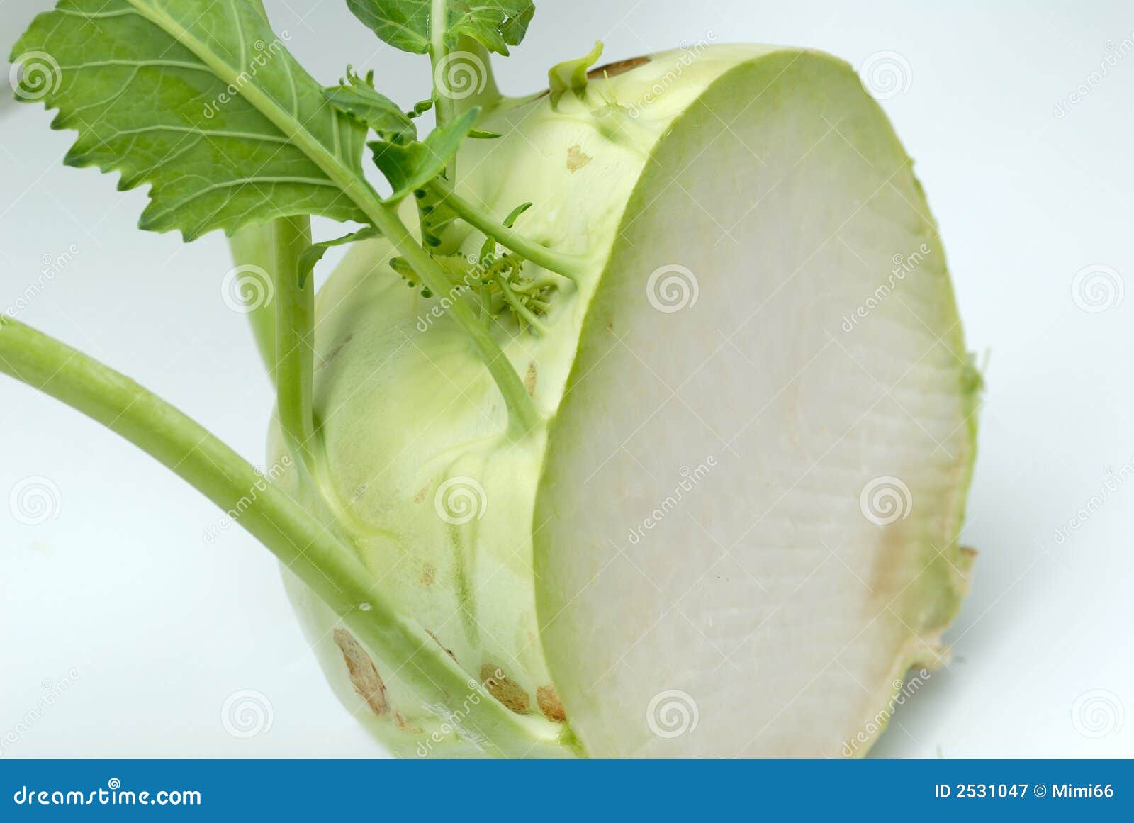 Halve koolraap stock afbeelding. Image of voeding, gesneden - 2531047