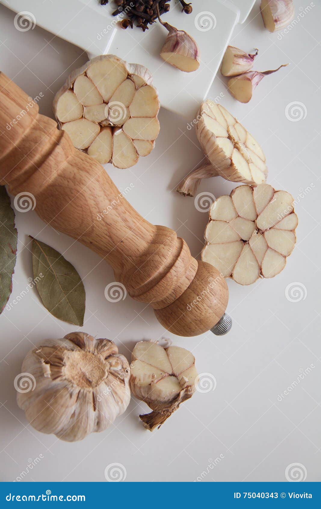 Halves of garlic stock image. Image of close, food, spiciness - 75040343