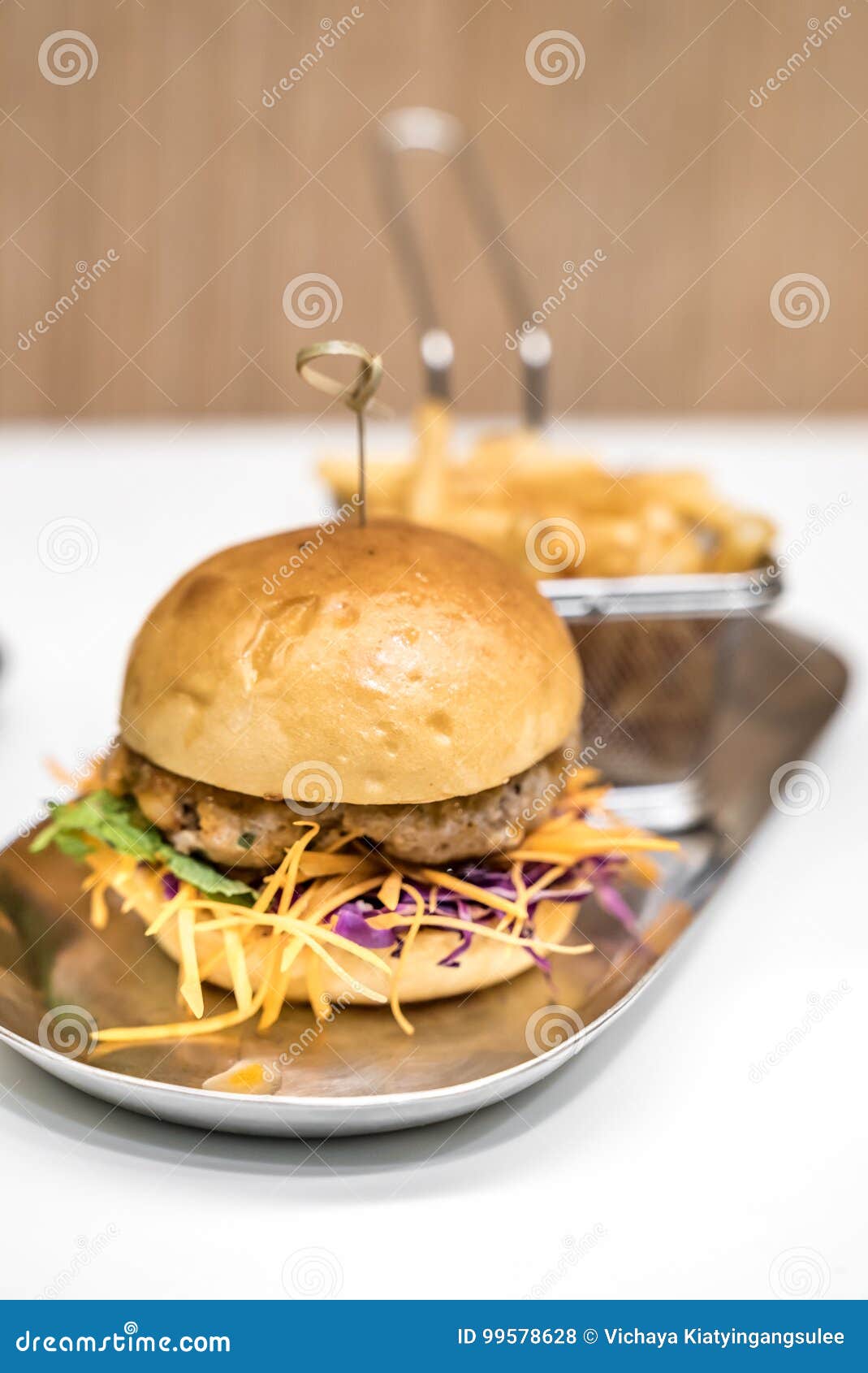 Hamberger стоковое фото. изображение насчитывающей французско - 99578628