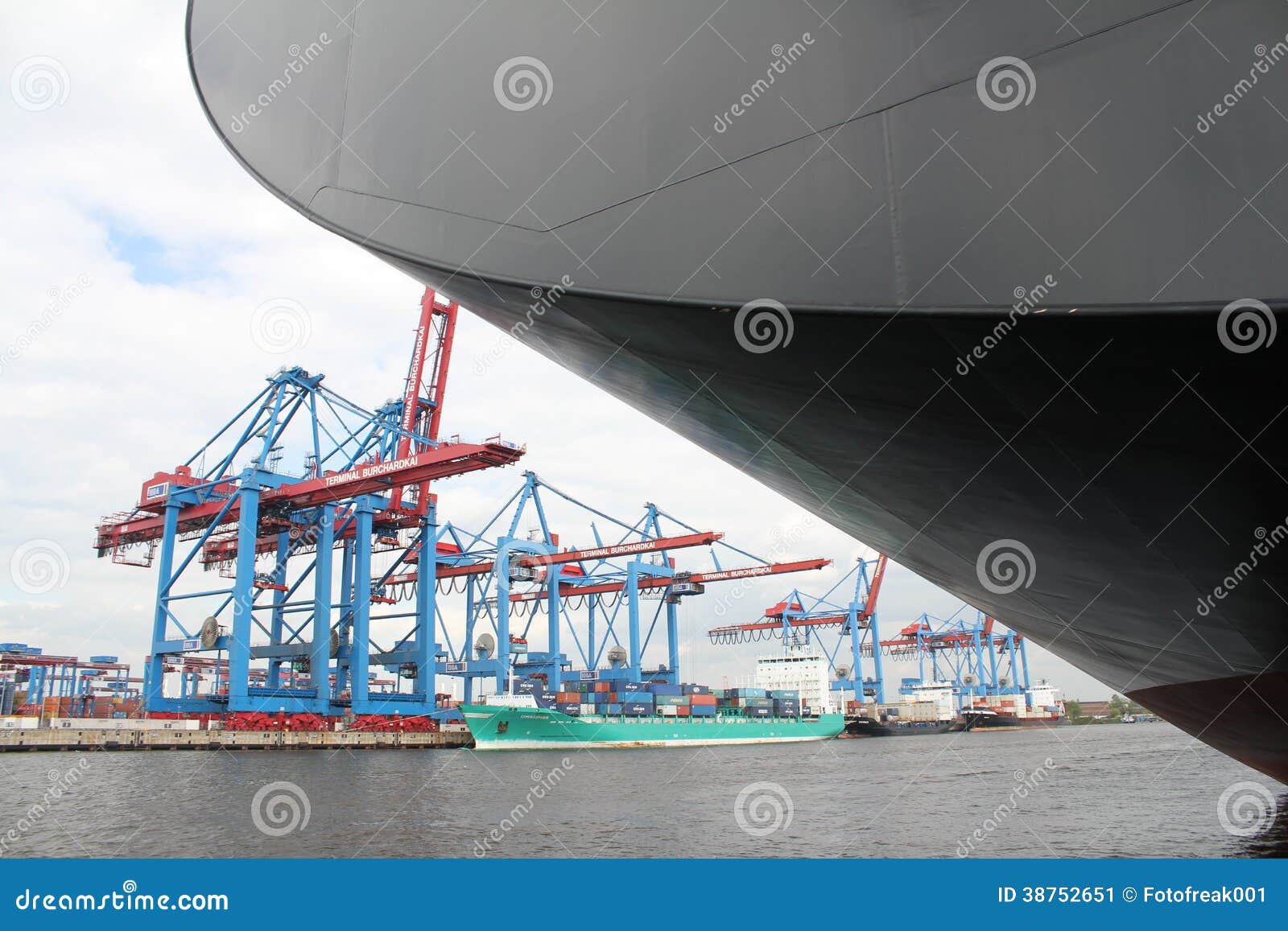 Hamburg Harbor Container Ship Editorial Photo - Image of gantry ...