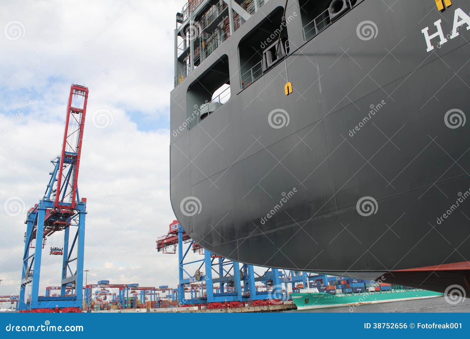 Hamburg Harbor Container Ship Editorial Photo - Image of water, cranes ...