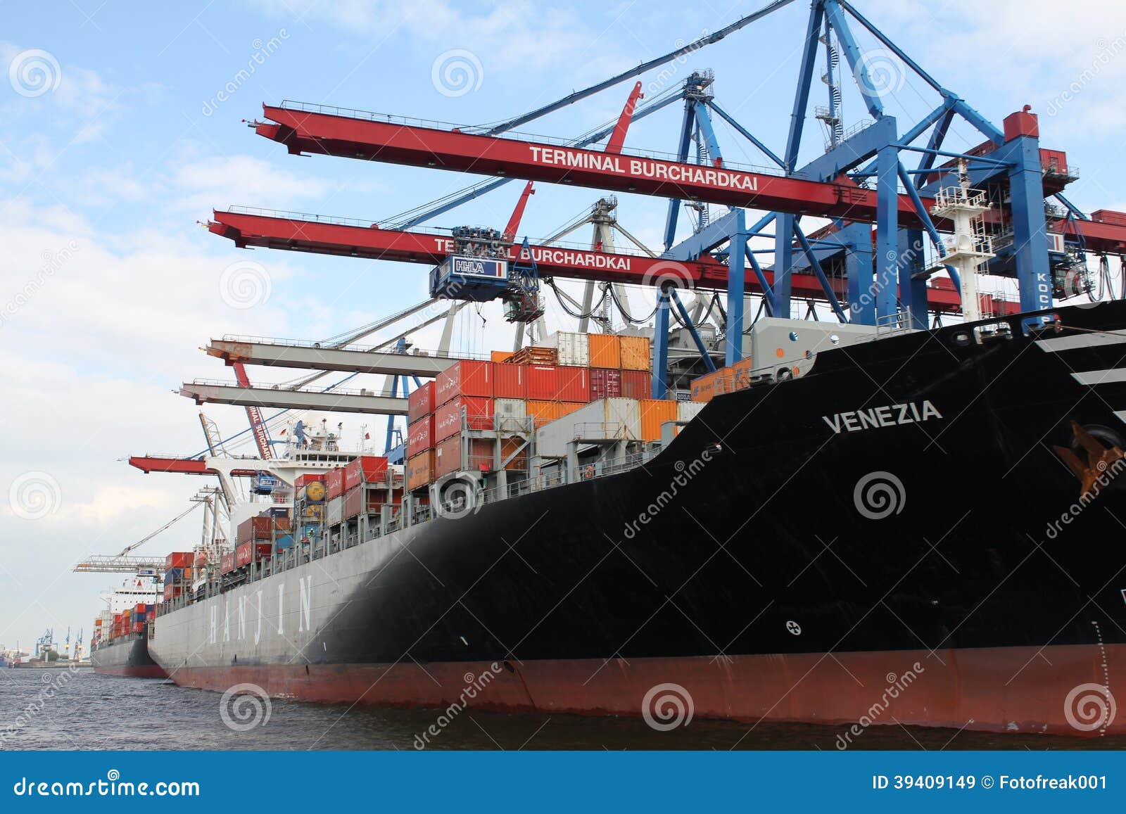 Hamburg Harbor Container Ship Editorial Stock Image - Image of loaded ...