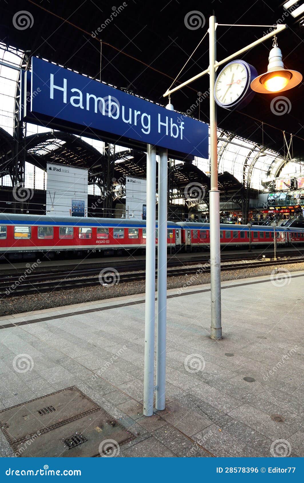 Hamburg Hbf train station editorial photo. Image of architecture - 28578396