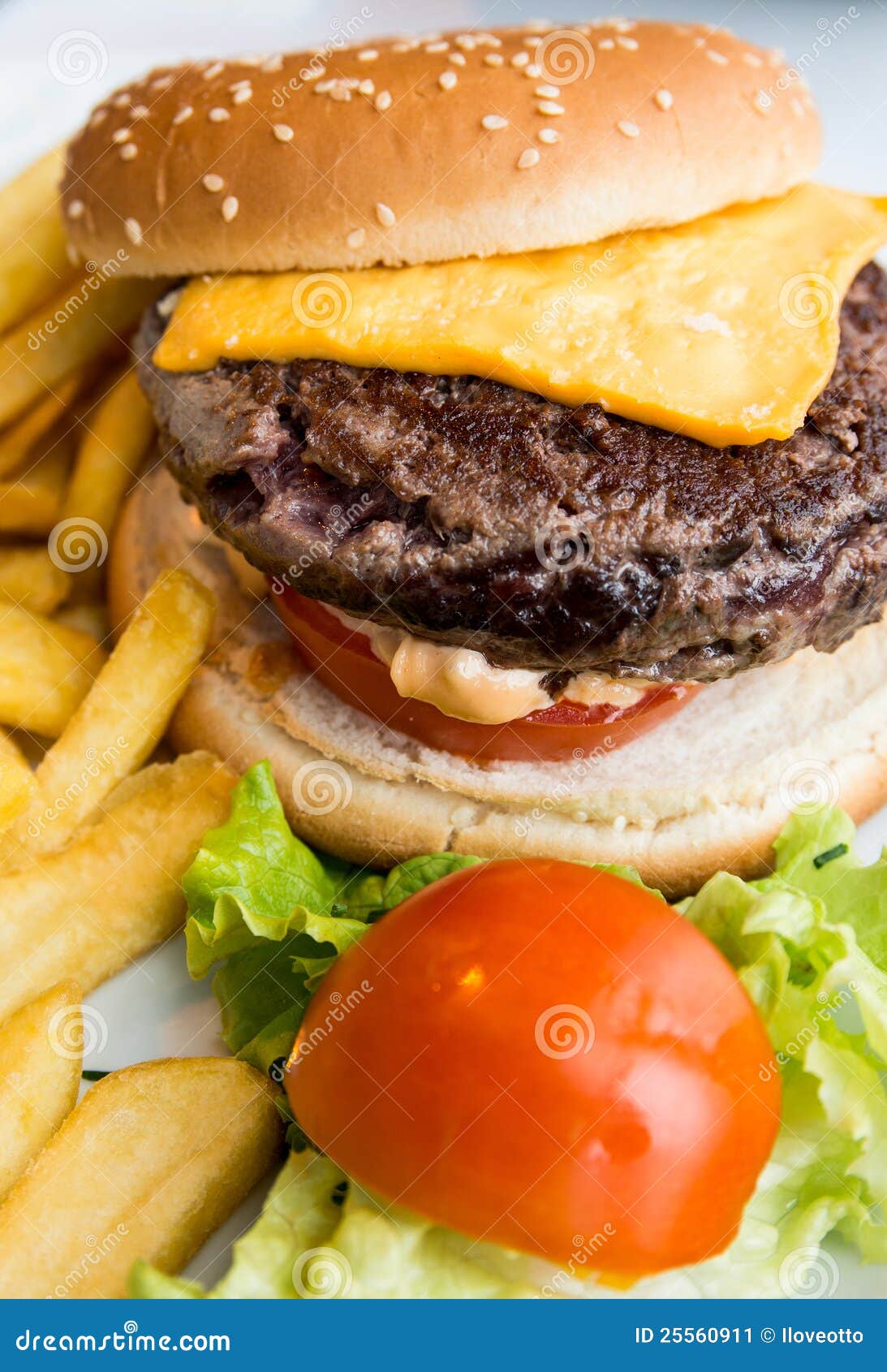 Hamburger image stock. Image du délicieux, sésame, restaurant - 25560911