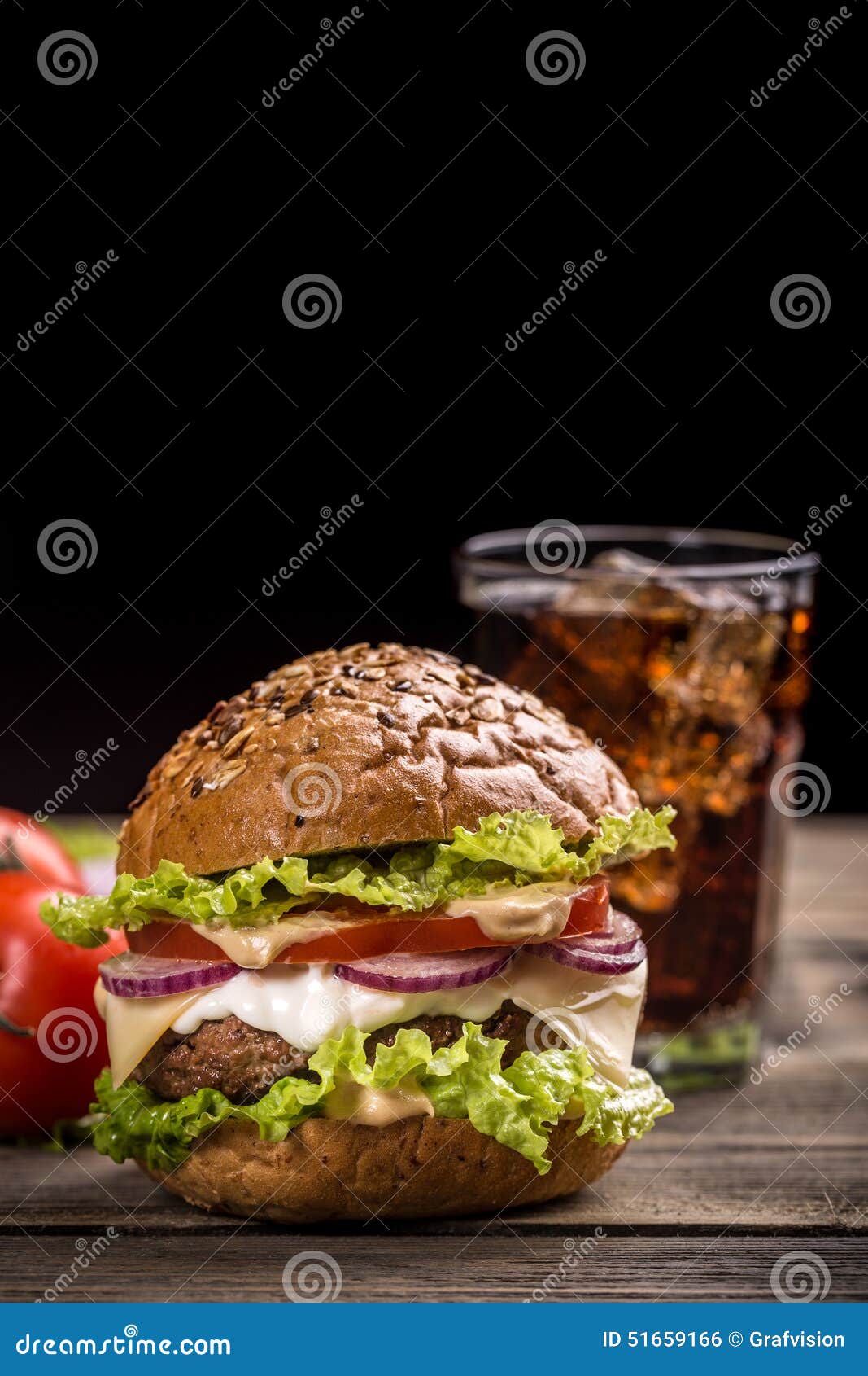 Hamburger photo stock. Image du hamburger, laitue, rustique - 51659166