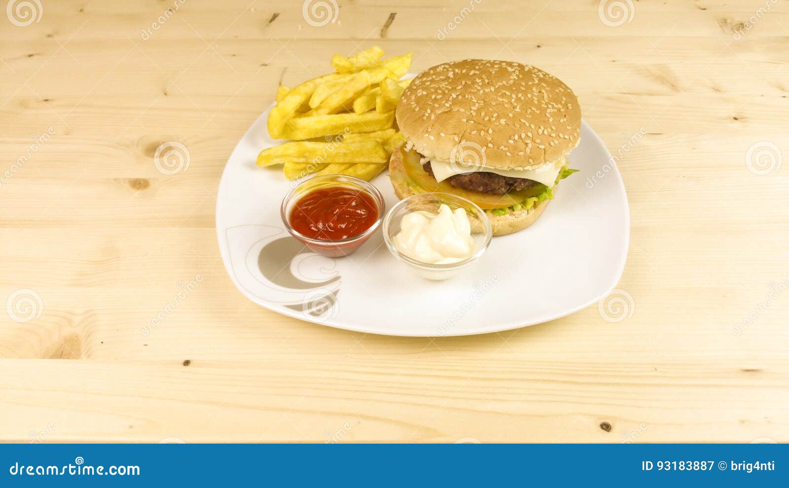 Hamburguesa Y Microprocesadores Imagen de archivo - Imagen de carne ...